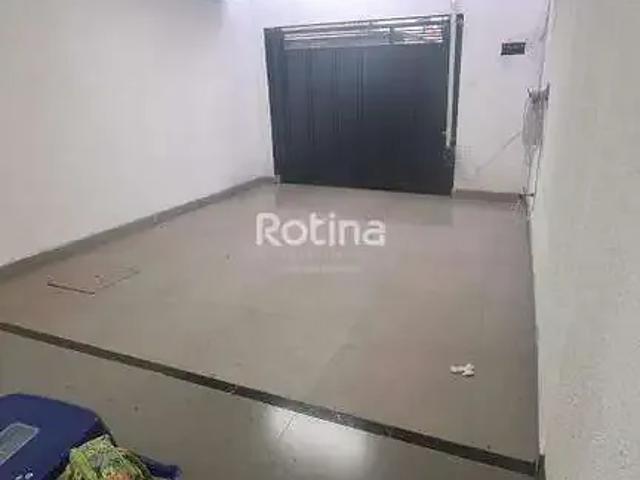 Casa / Sobrado para Locação em Uberlândia/MG Conjunto Segismundo Pereira 2 Quartos