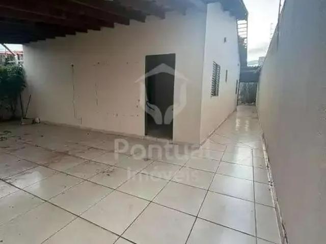 Casa / Sobrado para Locação em Uberlândia/MG Conjunto Segismundo Pereira 3 Quartos