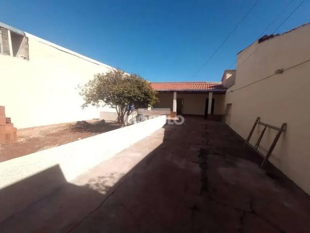 Casa / Sobrado para Locação em Uberlândia/MG Conjunto Segismundo Pereira 3 Quartos