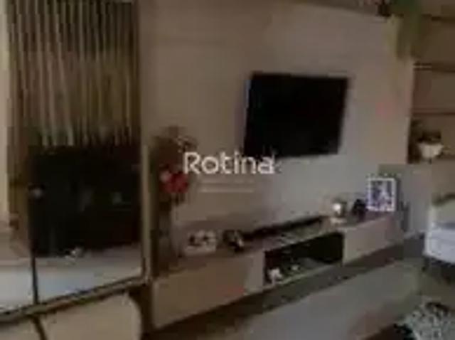Casa / Sobrado para Locação em Uberlândia/MG Conjunto Segismundo Pereira 3 Quartos