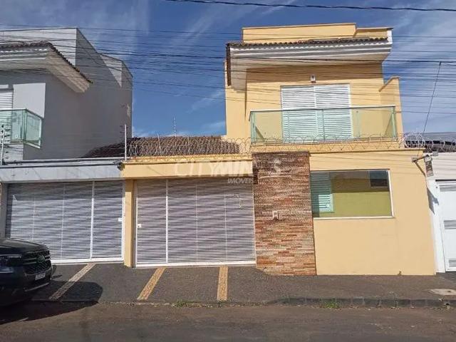 Casa / Sobrado para Locação em Uberlândia/MG Conjunto Segismundo Pereira 3 Quartos