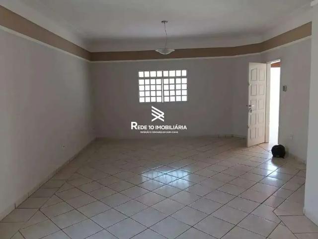 Casa / Sobrado para Locação em Uberlândia/MG Conjunto Segismundo Pereira 3 Quartos