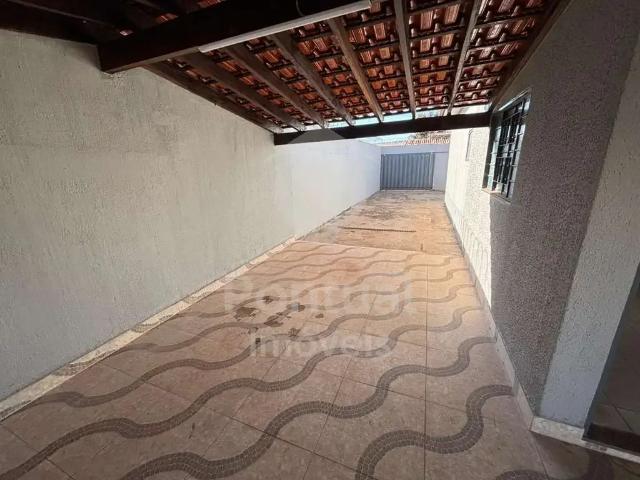 Casa / Sobrado para Locação em Uberlândia/MG Conjunto Segismundo Pereira 3 Quartos