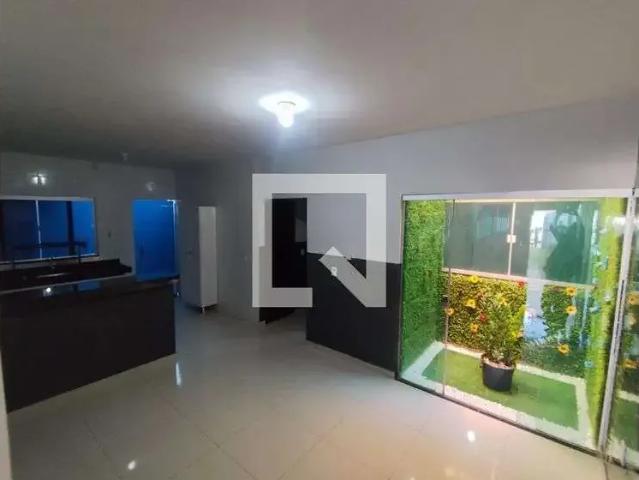 Casa / Sobrado para Locação em Uberlândia/MG Dona Zulmira 2 Quartos