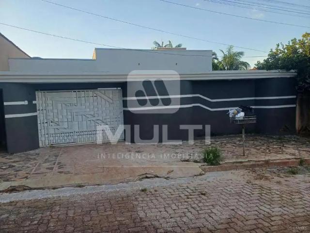 Casa / Sobrado para Locação em Uberlândia/MG Dona Zulmira 2 Quartos