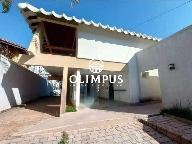 Casa / Sobrado para Locação em Uberlândia/MG Fundinho 4 Quartos