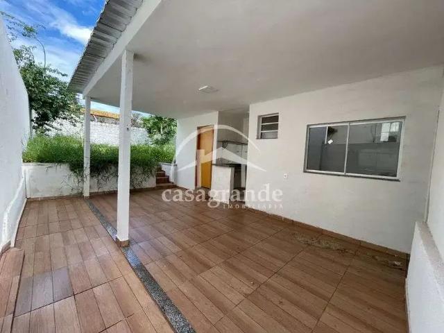 Casa / Sobrado para Locação em Uberlândia/MG Fundinho 6 Quartos