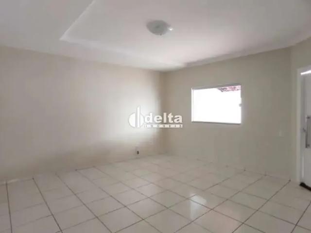 Casa / Sobrado para Locação em Uberlândia/MG Granada 3 Quartos