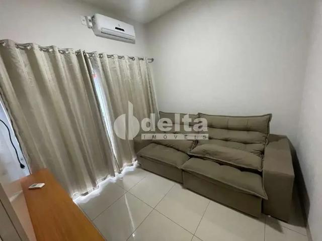 Casa / Sobrado para Locação em Uberlândia/MG Jardim Botânico 2 Quartos