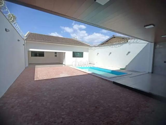 Casa / Sobrado para Locação em Uberlândia/MG Jardim Brasília 3 Quartos