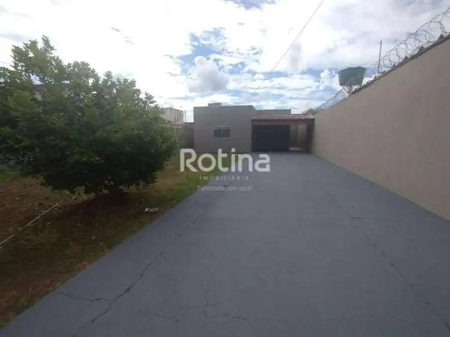 Casa / Sobrado para Locação em Uberlândia/MG Jardim Brasília 3 Quartos