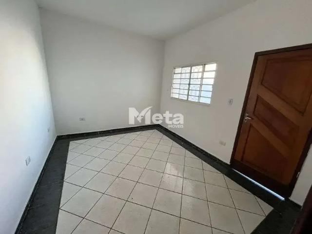 Casa / Sobrado para Locação em Uberlândia/MG Jardim Canaã 5 Quartos