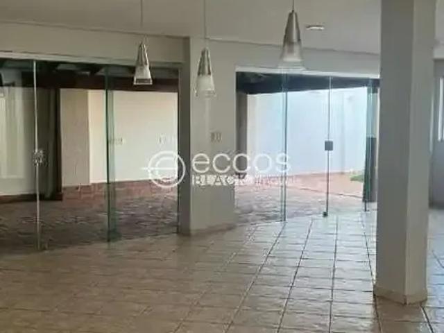 Casa / Sobrado para Locação em Uberlândia/MG Jardim das Acácias 4 Quartos
