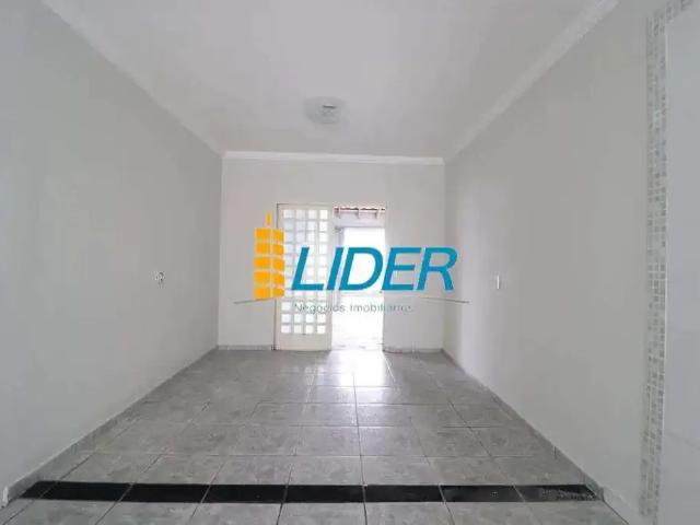 Casa / Sobrado para Locação em Uberlândia/MG Jardim Europa 2 Quartos
