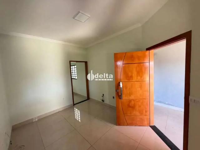 Casa / Sobrado para Locação em Uberlândia/MG Jardim Holanda 3 Quartos