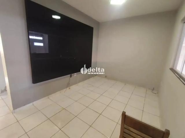 Casa / Sobrado para Locação em Uberlândia/MG Jardim Holanda 3 Quartos