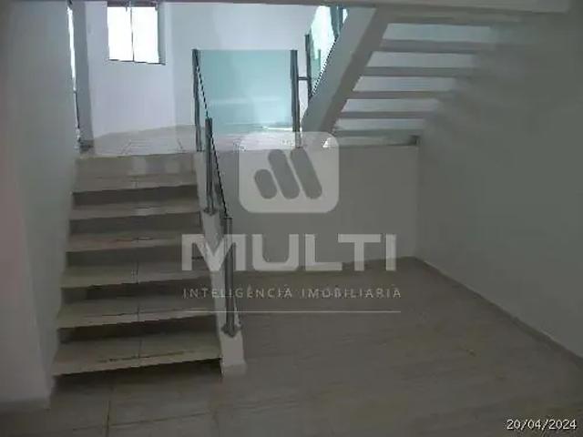 Casa / Sobrado para Locação em Uberlândia/MG Jardim Inconfidência 5 Quartos