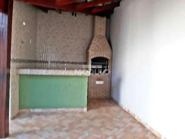 Casa / Sobrado para Locação em Uberlândia/MG Jardim Ipanema I 3 Quartos