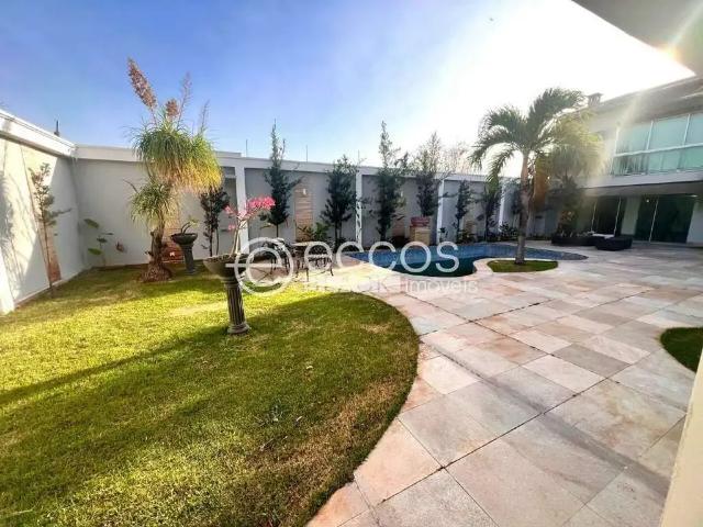 Casa / Sobrado para Locação em Uberlândia/MG Jardim Karaíba 3 Quartos