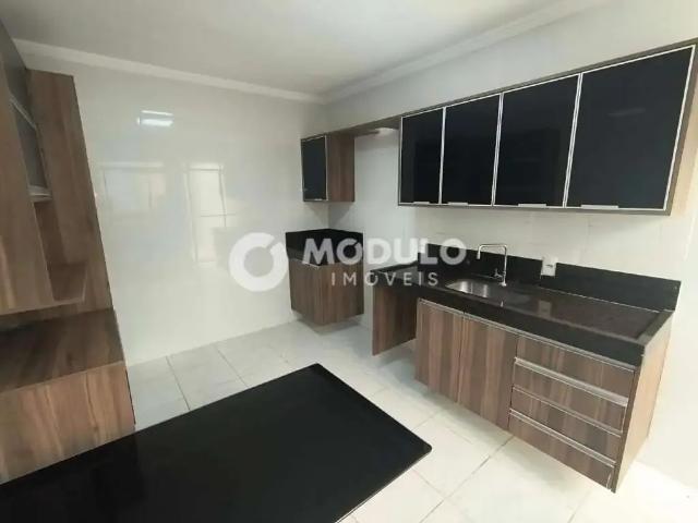 Casa / Sobrado para Locação em Uberlândia/MG Jardim Karaíba 3 Quartos