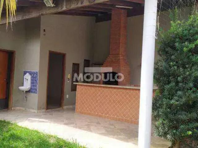 Casa / Sobrado para Locação em Uberlândia/MG Jardim Karaíba 3 Quartos