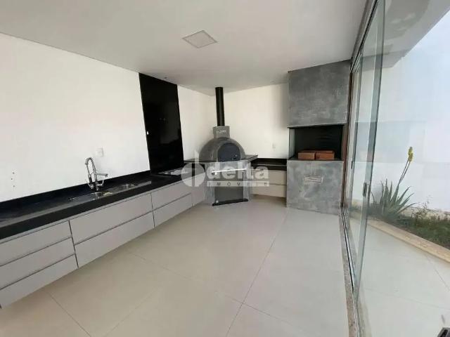 Casa / Sobrado para Locação em Uberlândia/MG Jardim Karaíba 3 Quartos