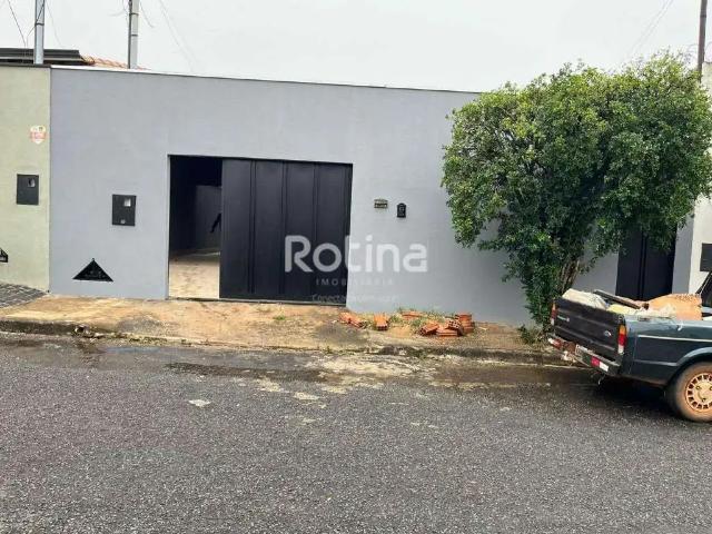 Casa / Sobrado para Locação em Uberlândia/MG Jardim Patrícia 4 Quartos
