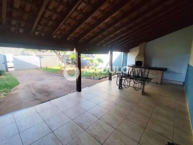 Casa / Sobrado para Locação em Uberlândia/MG Jardim Patrícia 2 Quartos