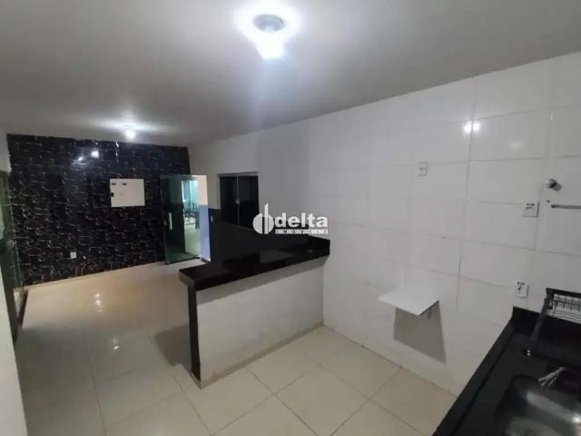 Casa / Sobrado para Locação em Uberlândia/MG Jardim Patrícia 2 Quartos