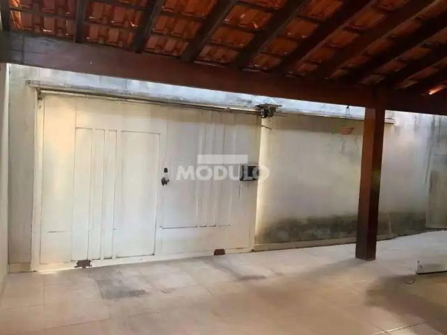 Casa / Sobrado para Locação em Uberlândia/MG Jardim Patrícia 3 Quartos