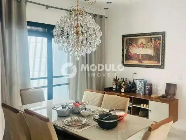 Casa / Sobrado para Locação em Uberlândia/MG Jardim Patrícia 3 Quartos
