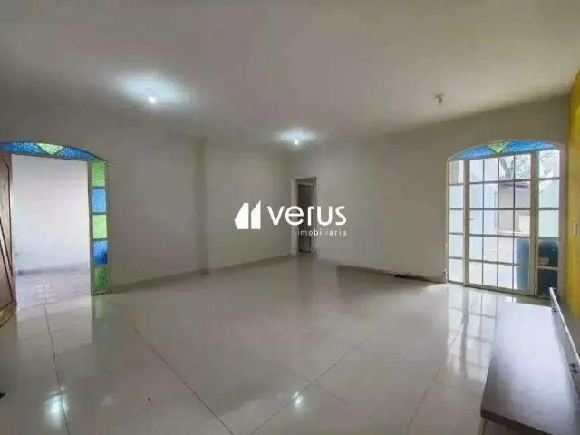 Casa / Sobrado para Locação em Uberlândia/MG Luizote de Freitas 4 Quartos