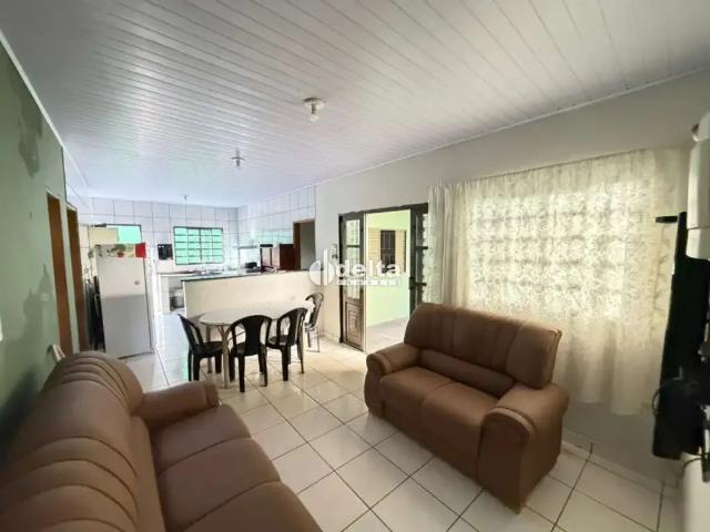 Casa / Sobrado para Locação em Uberlândia/MG Luizote de Freitas 3 Quartos