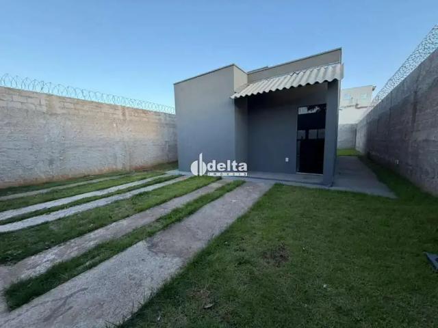 Casa / Sobrado para Locação em Uberlândia/MG Laranjeiras 2 Quartos