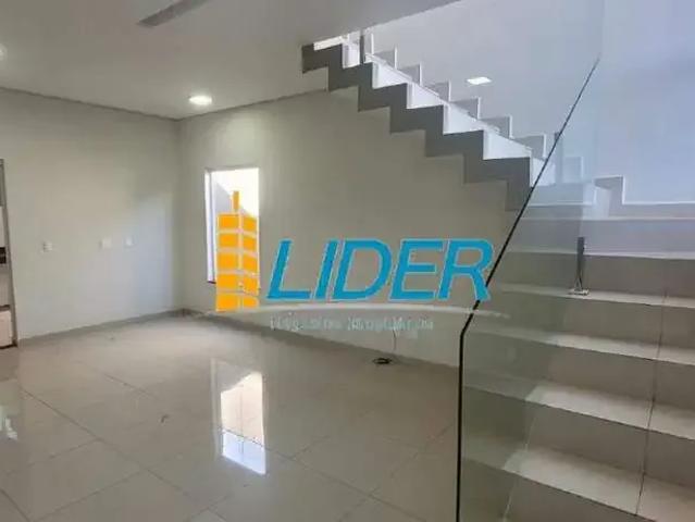 Casa / Sobrado para Locação em Uberlândia/MG Laranjeiras 3 Quartos