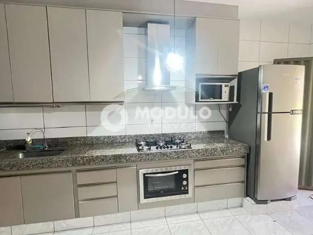 Casa / Sobrado para Locação em Uberlândia/MG Laranjeiras 3 Quartos