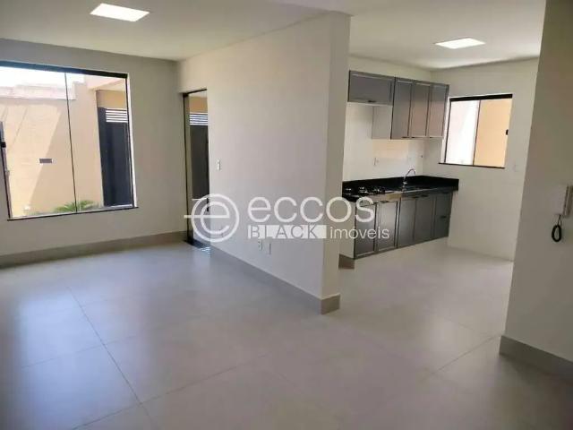 Casa / Sobrado para Locação em Uberlândia/MG Laranjeiras 3 Quartos