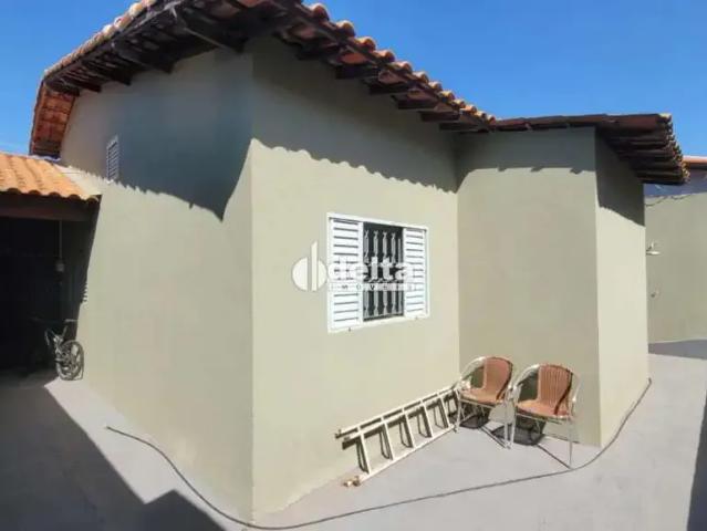 Casa / Sobrado para Locação em Uberlândia/MG Laranjeiras 3 Quartos