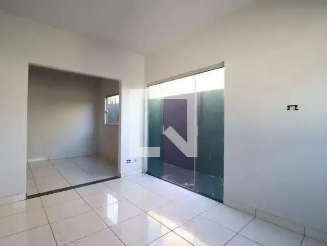 Casa / Sobrado para Locação em Uberlândia/MG Laranjeiras 4 Quartos