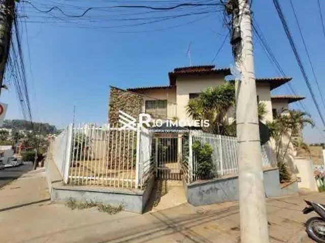 Casa / Sobrado para Locação em Uberlândia/MG Lidice 4 Quartos