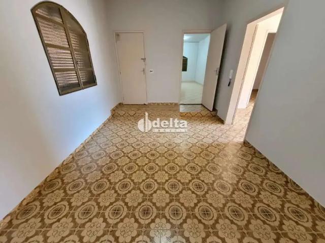 Casa / Sobrado para Locação em Uberlândia/MG Lidice 7 Quartos