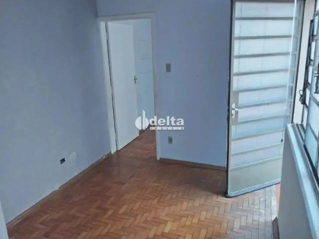 Casa / Sobrado para Locação em Uberlândia/MG Lidice 2 Quartos