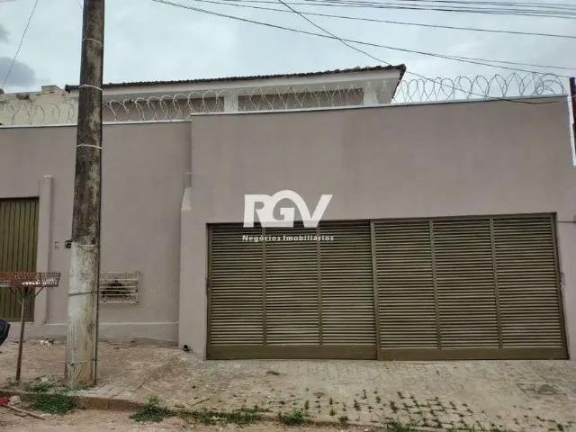 Casa / Sobrado para Locação em Uberlândia/MG Lidice 3 Quartos