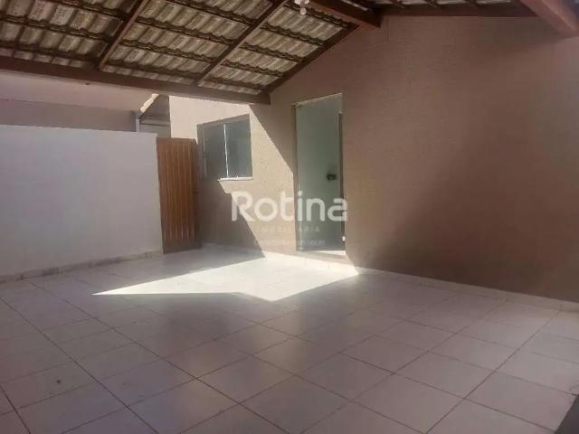 Casa / Sobrado para Locação em Uberlândia/MG Planalto 2 Quartos