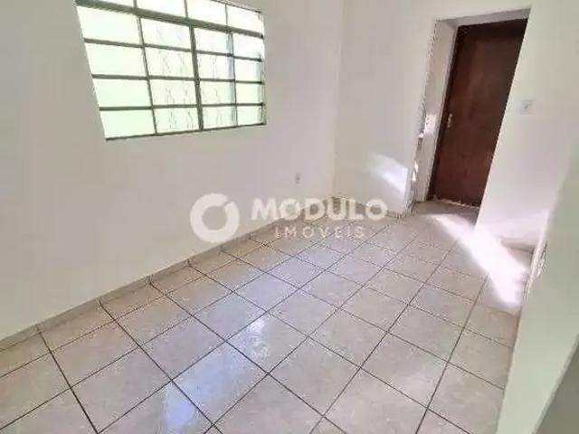 Casa / Sobrado para Locação em Uberlândia/MG Planalto 3 Quartos