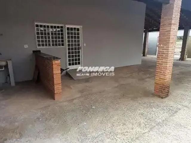 Casa / Sobrado para Locação em Uberlândia/MG Presidente Roosevelt 2 Quartos