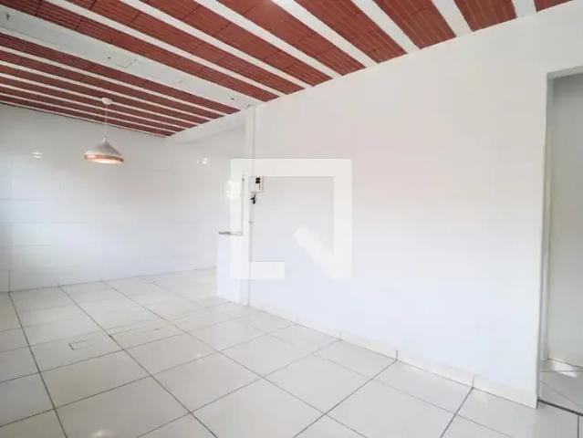 Casa / Sobrado para Locação em Uberlândia/MG Presidente Roosevelt 3 Quartos