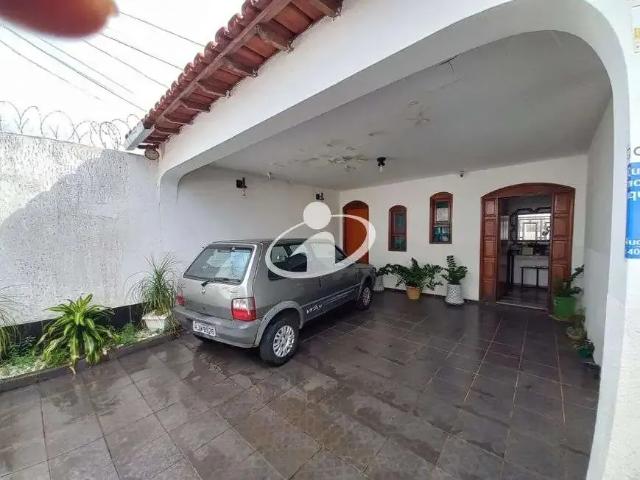 Casa / Sobrado para Locação em Uberlândia/MG Presidente Roosevelt 5 Quartos