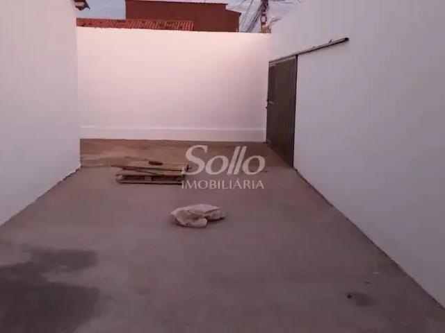 Casa / Sobrado para Locação em Uberlândia/MG São Jorge 2 Quartos