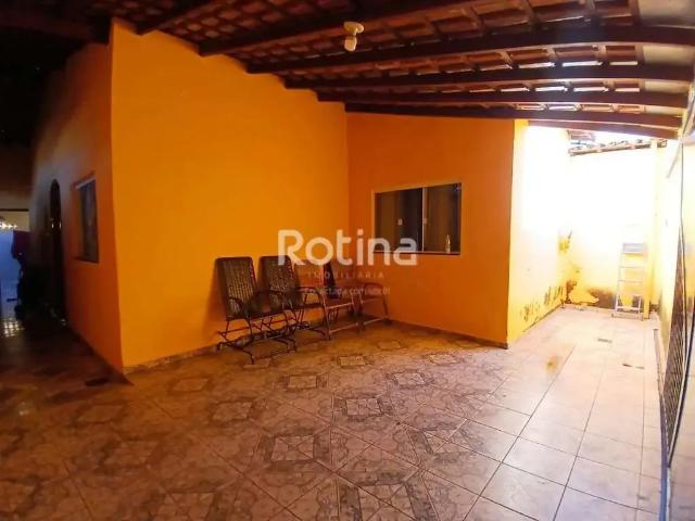 Casa / Sobrado para Locação em Uberlândia/MG São Jorge 3 Quartos